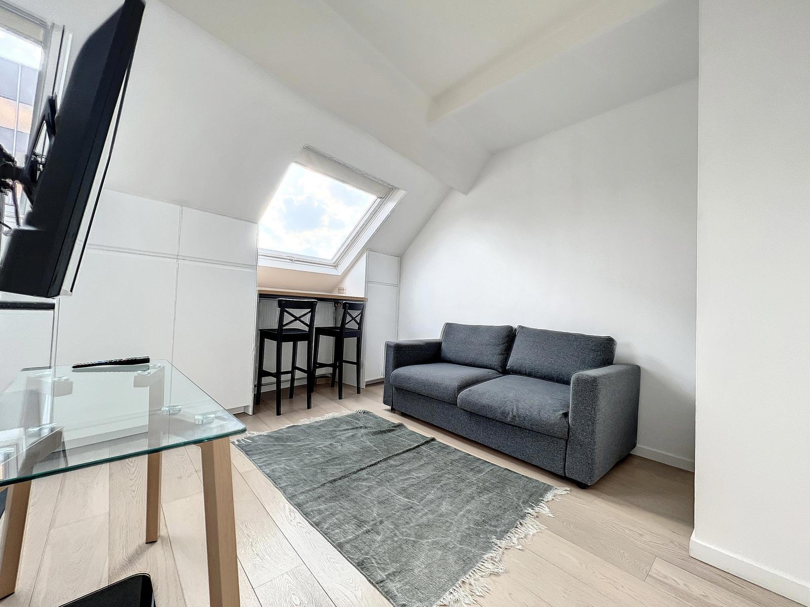 PETIT STUDIO MEUBLE AU CHATELAIN DISPONIBLE 01/10 - D.L.Diffusion ...